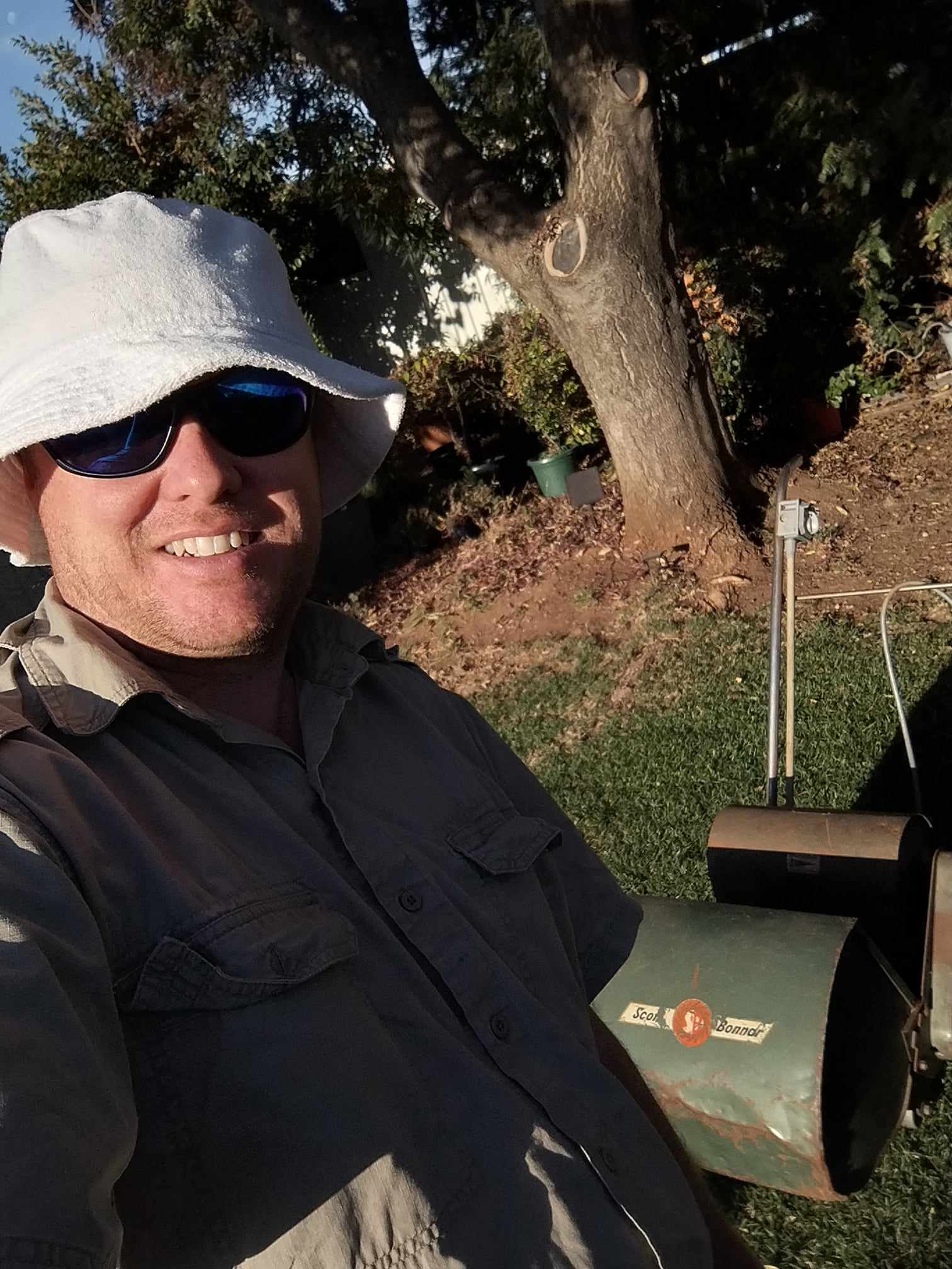 About Us - Lawn and Mowers